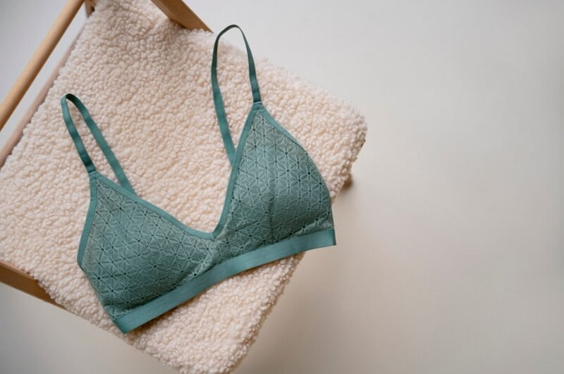 Nursing Bra vs Normal Bra - MotherHow